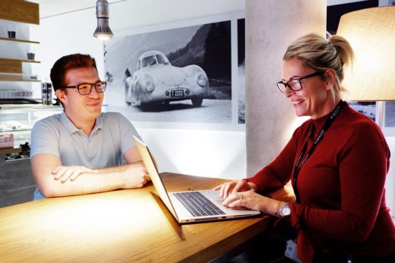 Learning how to manage from managers - Porsche Informatik